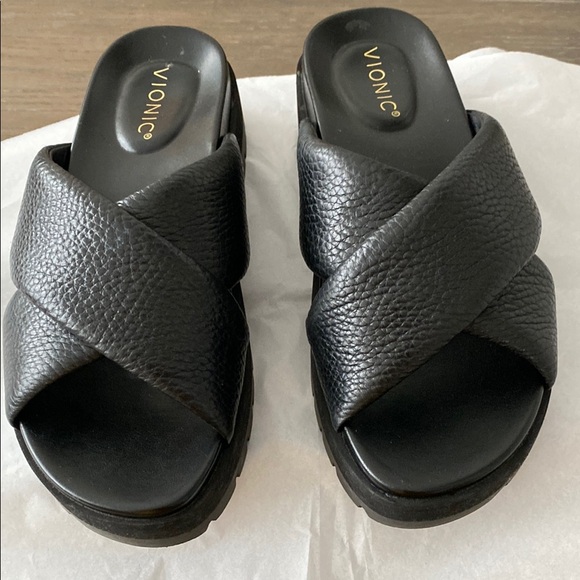Vionic | Shoes | Vionic Black Mules With Sturdy Soles | Poshmark